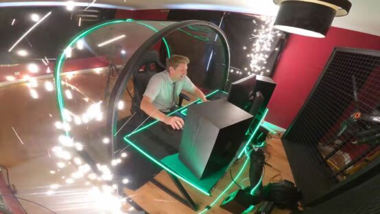 Extreme 4D Gaming Setup by Colin Furze - Was is hier eigentlich los