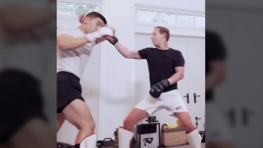Mark Zuckerberg beim MMA-Training - Was is hier eigentlich los