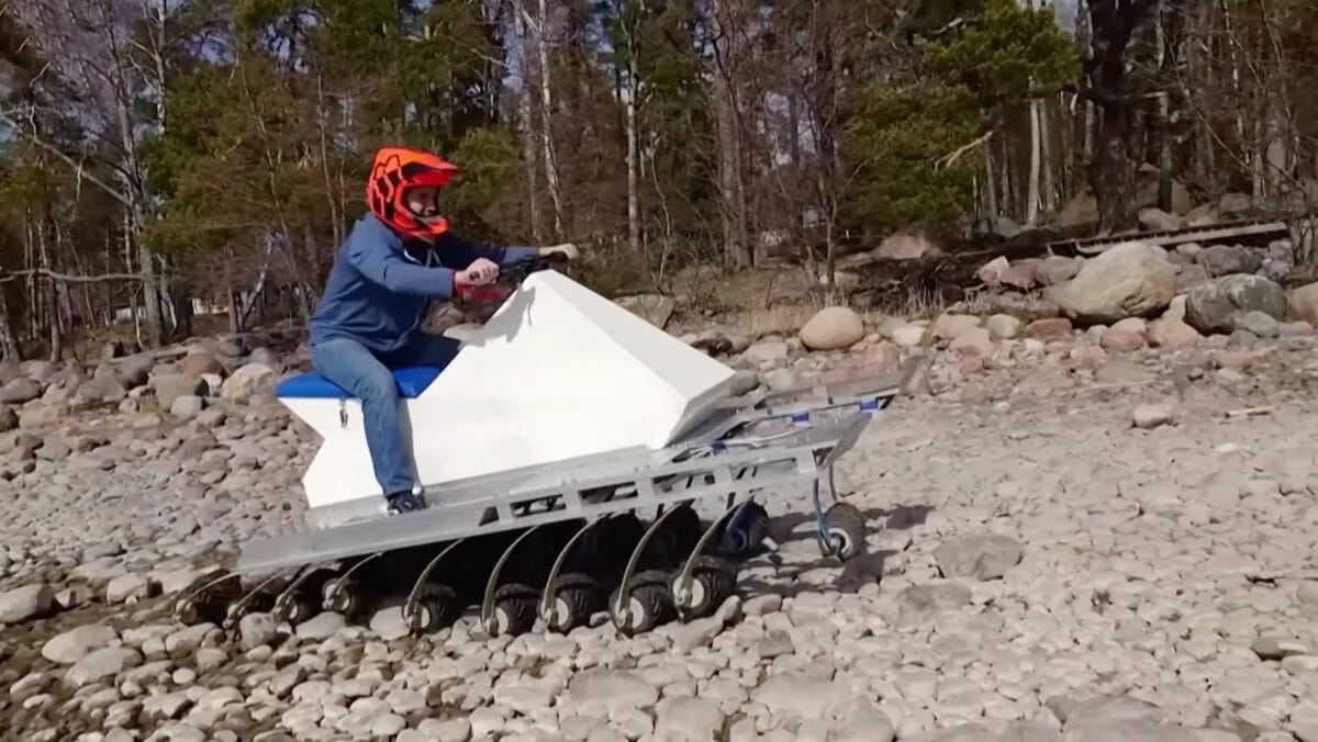Ein finnischer ATV mit 18 Rädern - Was is hier eigentlich los