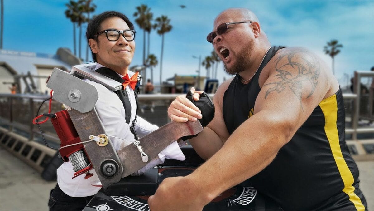 Mit einem biomischen Arm beim Arm Wrestling schummeln - Was is hier ...